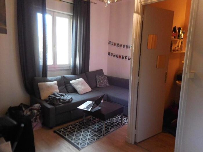 Appartement à louer - Quartiers Centre, Saint-Hélier, Gare - 1 pièce