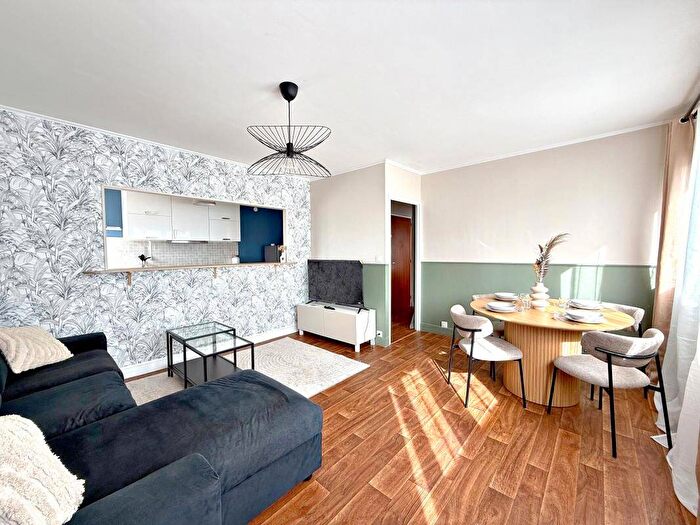 Appartement à louer - Hôtel de Ville, Mons-en-Bar ul - 2 pièces - 1 chambre