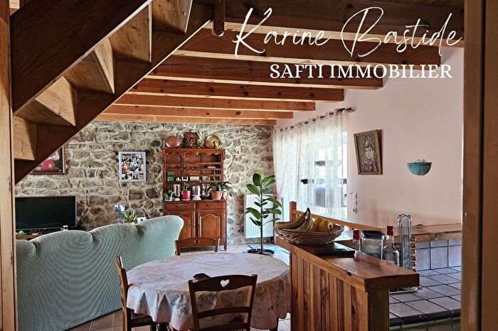 Maison à vendre - Cros-de-Géorand - 8 pièces - 4 chambres