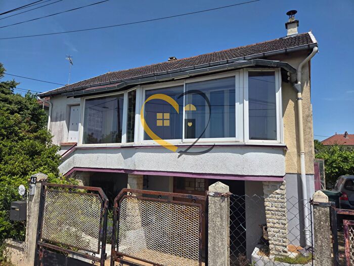 La Chapelle-Saint-Ursin : Maison 4 pièces à vendre