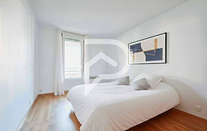 Appartement 4 pièces à vendre à Issy-les-Moulineaux, Les Iles, La Ferme