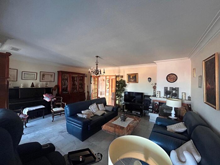 Appartement à vendre - Poussan - 4 pièces - 3 chambres