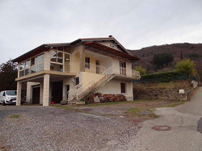 Maison 4 pièces à louer à Thueyts