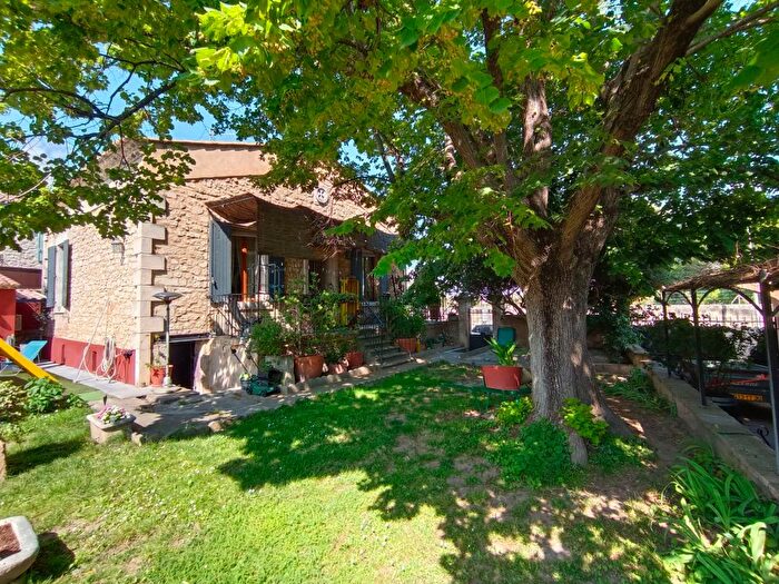 Maisons à vendre et appartements à louer - 1