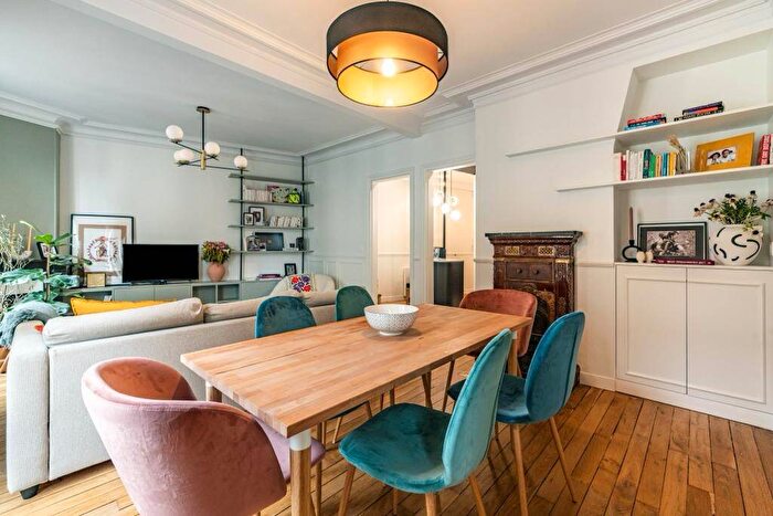 Appartement à louer - Dupleix-Motte Picquet, Paris ème arrondissement - 3 pièces - 1 chambre