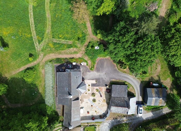 Maison à vendre - La Chapelle-Caro - 7 pièces - 4 chambres