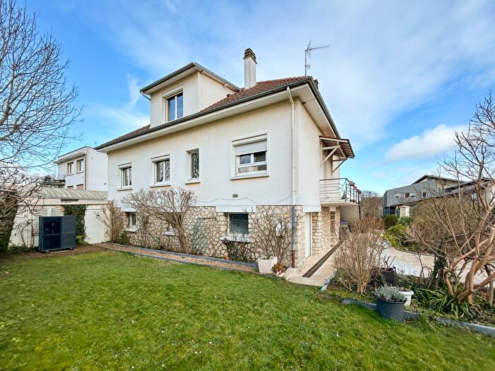 Maison à vendre - Poissy, Beauregard - 8 pièces - 6 chambres