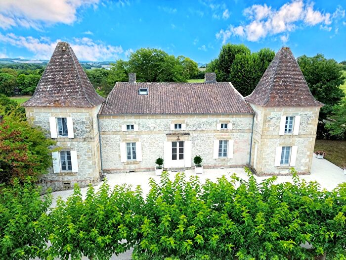Maison à vendre - Saint-Colomb-de-Lauzun - 15 pièces - 7 chambres