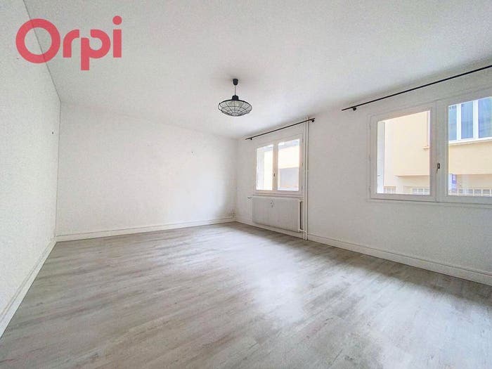 Appartement 3 pièces à Marche, Vichy, à louer