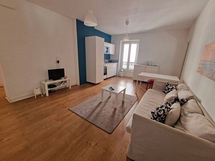 Nîmes : Appartement 4 pièces à louer