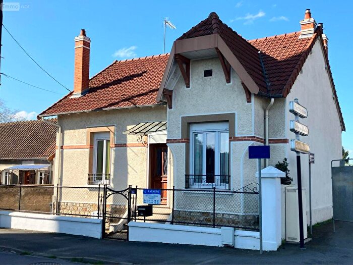 Maison 5 pièces à Avermes, à vendre