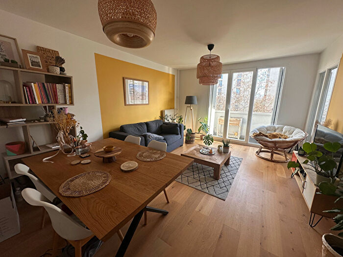 Appartement à louer - Colombes, Henri Martin Estienne dOrves - 2 pièces - 1 chambre