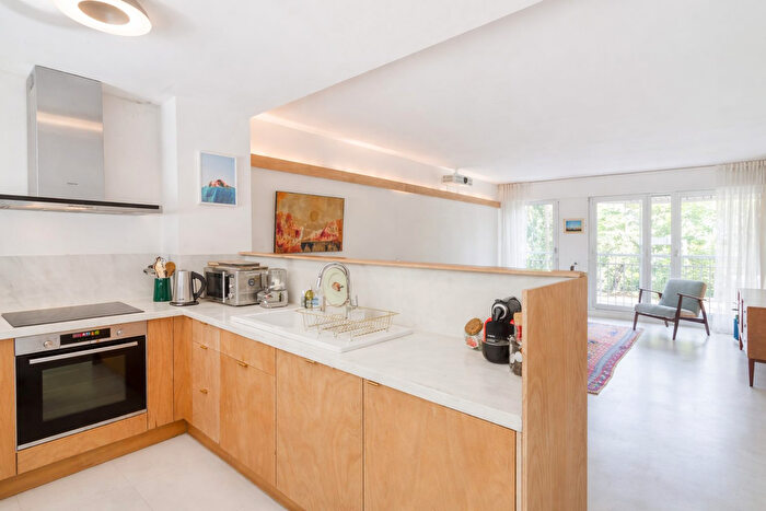 Appartement à vendre - Paris e , Buttes Chaumont, Laumière, Manin - 3 pièces - 2 chambres