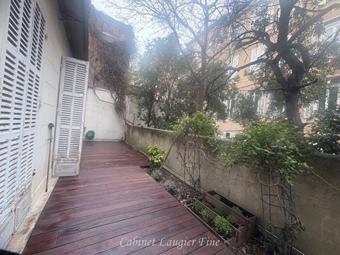 Appartement à louer - Marseille ème - 4 pièces - 3 chambres