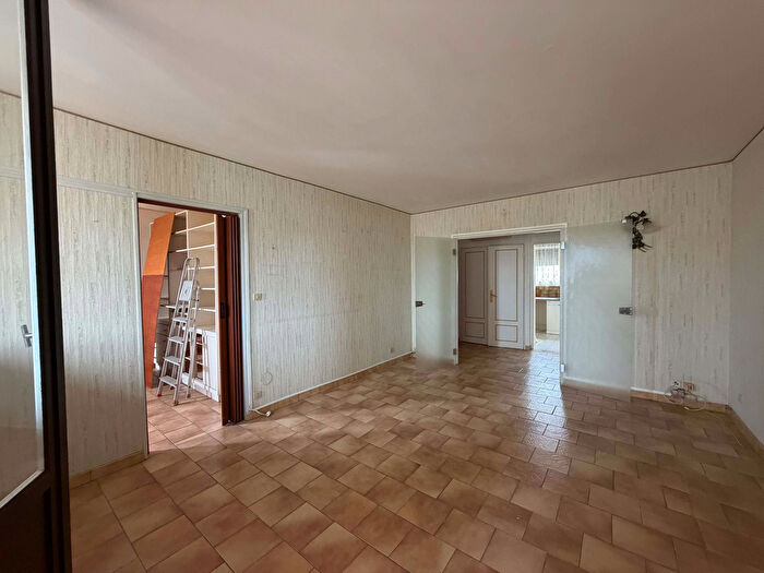 Arles, Trébon : Appartement 4 pièces à vendre