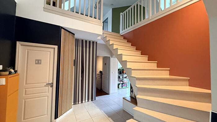 Maison à vendre - Neauphle-le-Vieux - 7 pièces - 5 chambres