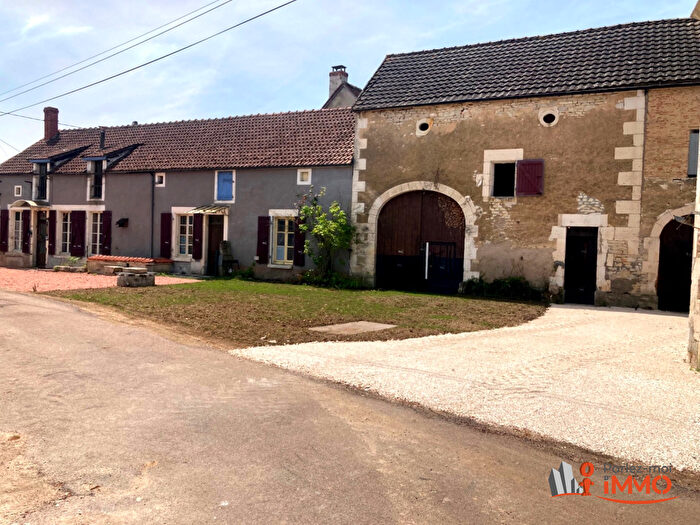 Sougères-en-Puisaye : Maison 5 pièces à vendre