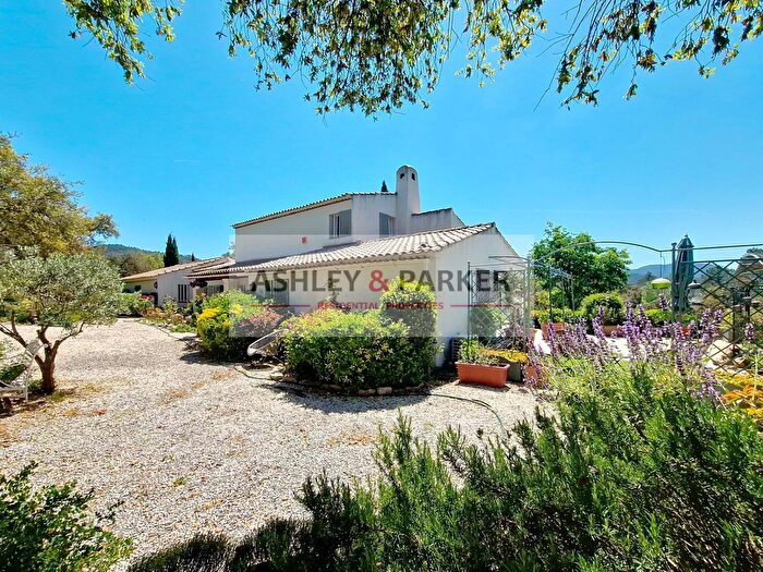 Maison à vendre - Le Muy - 5 pièces - 3 chambres