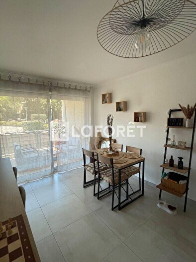 Appartement à louer - Tour de Mare, Fréjus - 2 pièces - 1 chambre