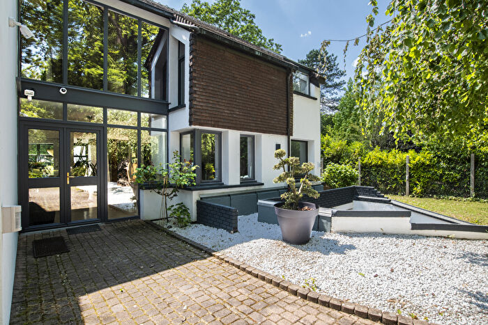 Maison à vendre - Lamorlaye - 6 pièces - 4 chambres