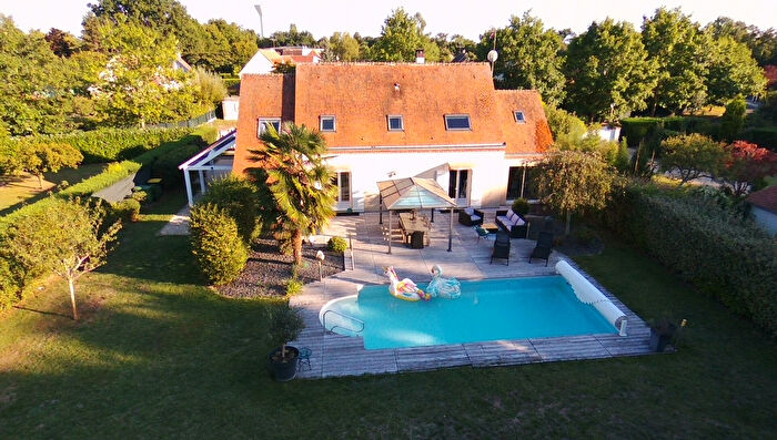Maison 7 pièces à louer à Ardon