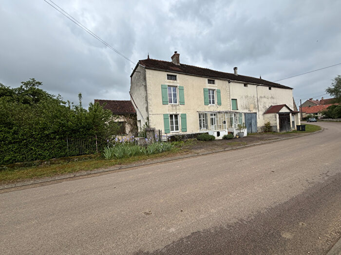 Quemigny-sur-Seine : Maison 5 pièces à vendre