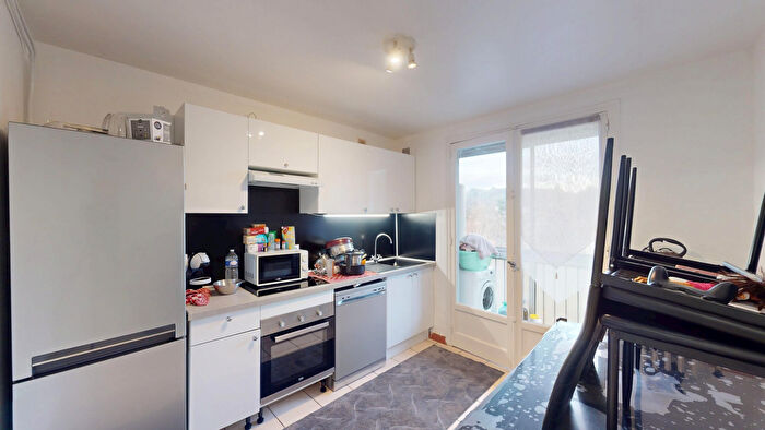 Appartement à vendre - Le Chambon-Feugerolles, Centre-ville, Gare - 4 pièces - 3 chambres