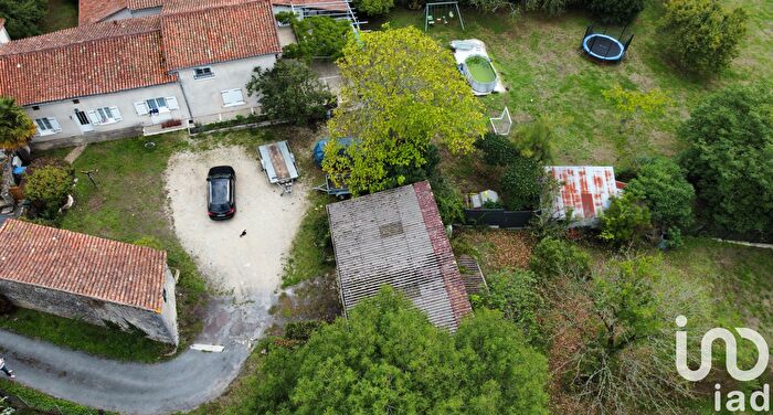 Maison à vendre - Eymouthiers - 6 pièces - 4 chambres