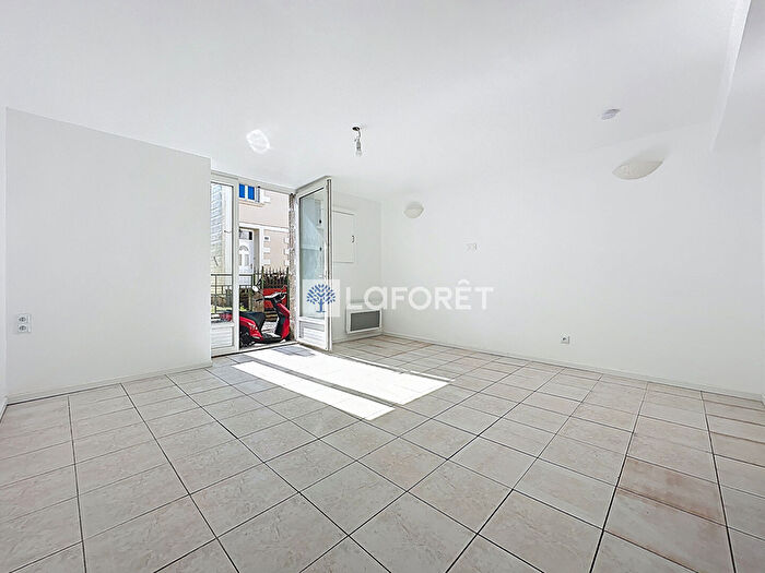 Appartement à louer - Nueil-les-Aubiers - 3 pièces - 1 chambre