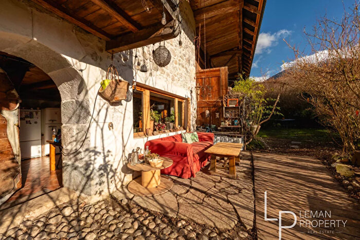 Maison à vendre - Lescheraines - 14 pièces - 8 chambres