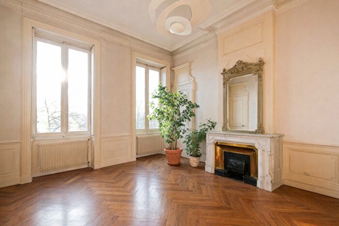 Appartement à vendre - Lyon e , Croix Rousse Est - 6 pièces - 3 chambres