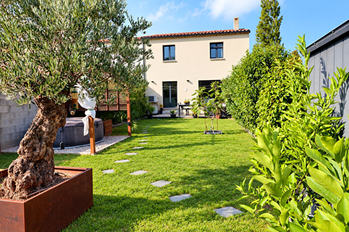 Maison 4 pièces à Entraigues-sur-la-Sorgue, à vendre