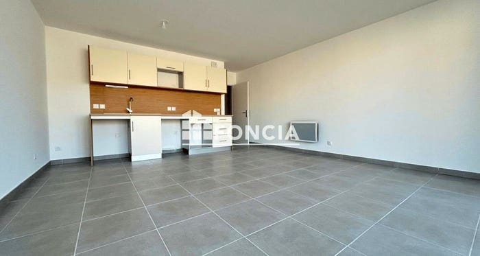 La Petite Vitesse, Port-Saint-Louis-du-Rhône : Appartement 3 pièces à louer