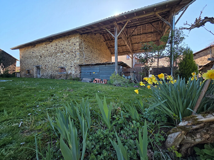 Maison à vendre - Rochechouart - 5 pièces - 4 chambres