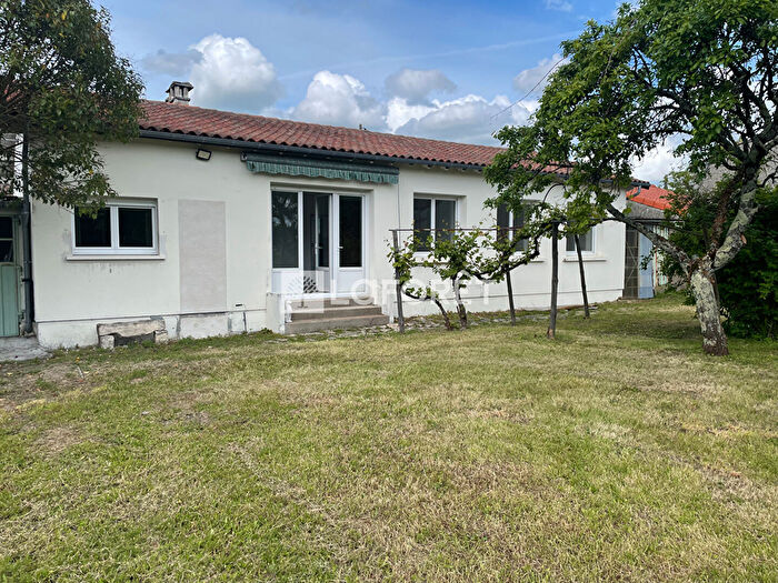 Maison à louer - Châteaubernard - 5 pièces - 4 chambres