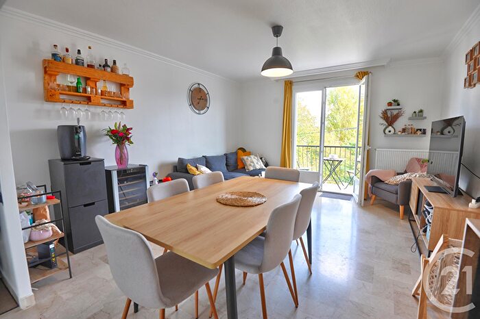 Appartement à louer - Romans-sur-Isère, Etournelles, Gloriette, Pierrottes, Valettes - 3 pièces - 2 chambres