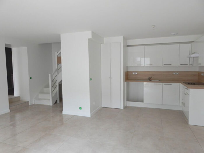Appartement à louer - Ballancourt-sur-Essonne - 3 pièces - 2 chambres