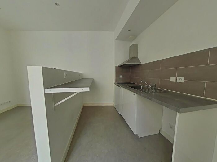 Appartement à louer - Saint-Étienne, Centre-ville, Peuple, Chavanelle - 1 pièce