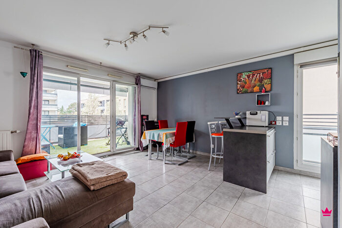 Appartement à vendre - Meyzieu, Sud Ouest - 3 pièces - 2 chambres