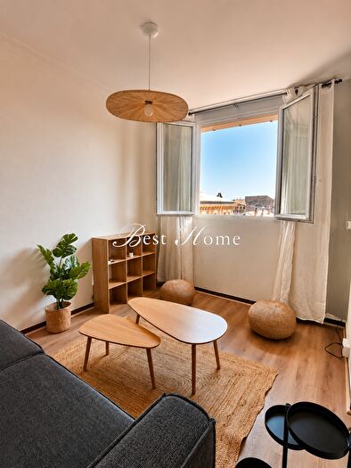Appartement 1 pièce à Nîmes, Ecusson, Arènes, à louer