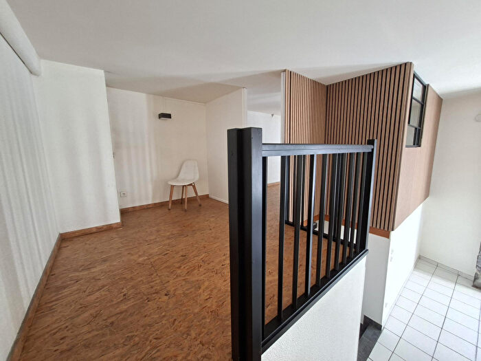 Appartement à louer - Clermont-Ferrand, Vallières, Sallins, Poncillon - 3 pièces - 2 chambres