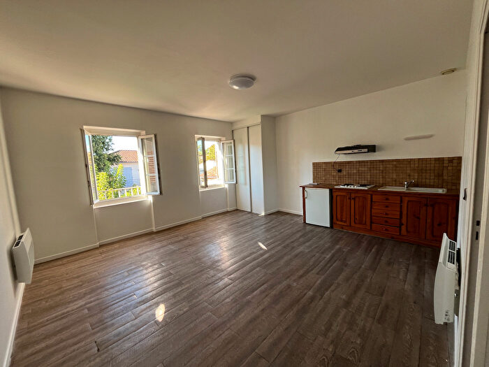 Appartement à louer - Villeneuve-sur-Lot, Saint-Etienne - 2 pièces - 1 chambre