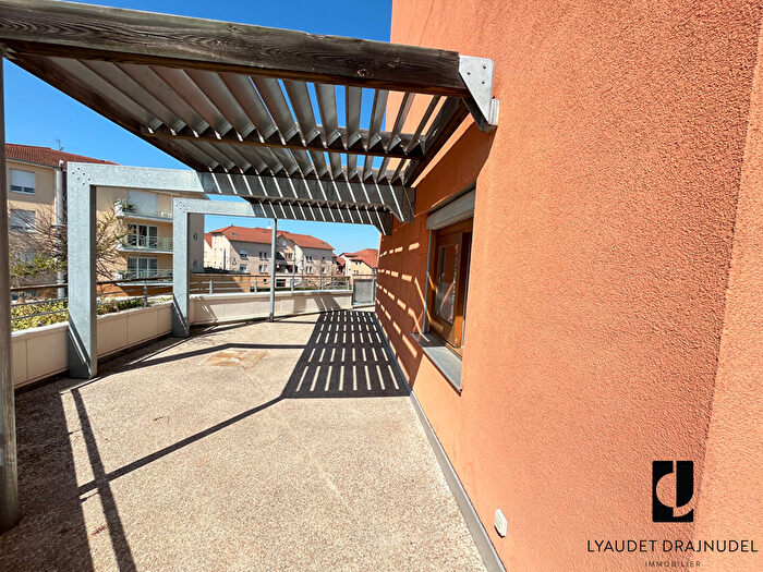 Appartement à louer - Riorges - 4 pièces - 3 chambres