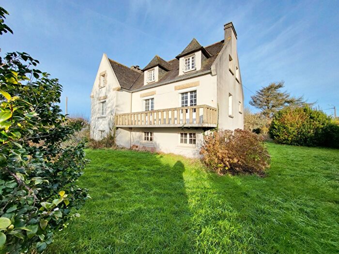 Maison à vendre - Crozon - 9 pièces - 6 chambres