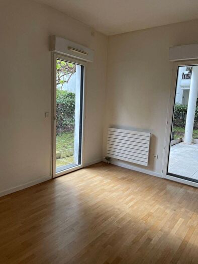 Appartement à louer - Centre Ville, Suresnes - 2 pièces - 1 chambre