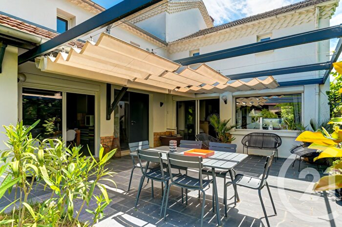 Champagne-au-Mont-d'Or : Maison 6 pièces à vendre