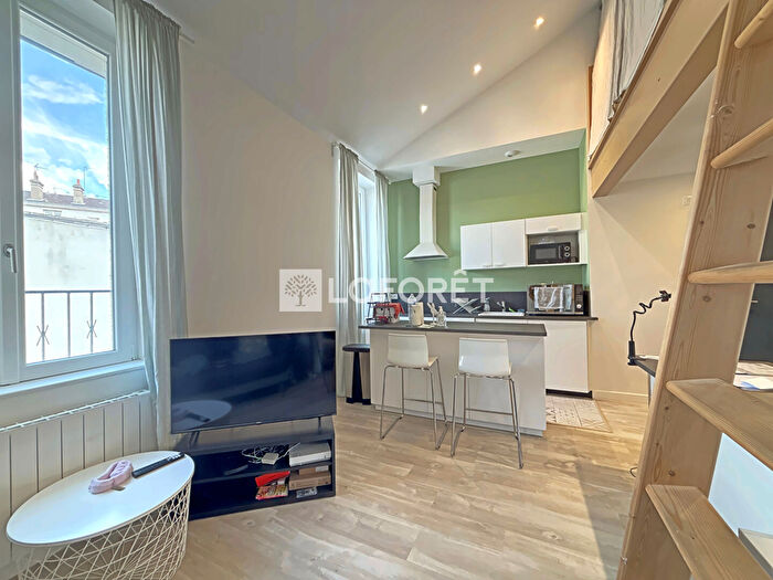 Appartement 1 pièce à Saint-Étienne, Crêt de Roc, à louer