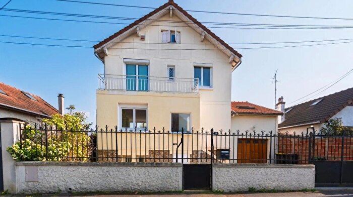 Maison 5 pièces à Savigny-sur-Orge, Cherchefeuilles, à vendre