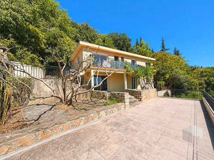 Maison 9 pièces à Le Teil, à vendre