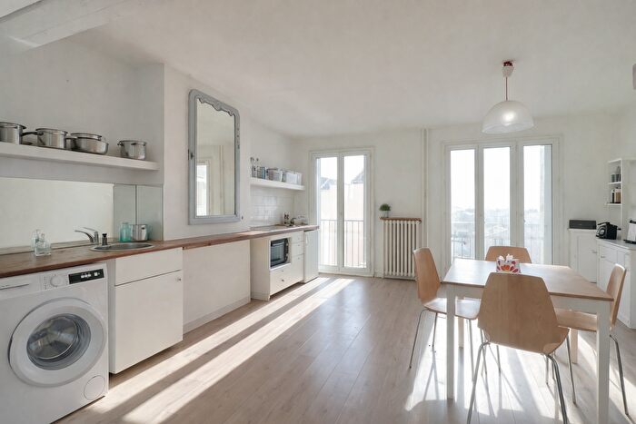 Appartement à vendre - Marseille e , La Joliette - 4 pièces - 3 chambres